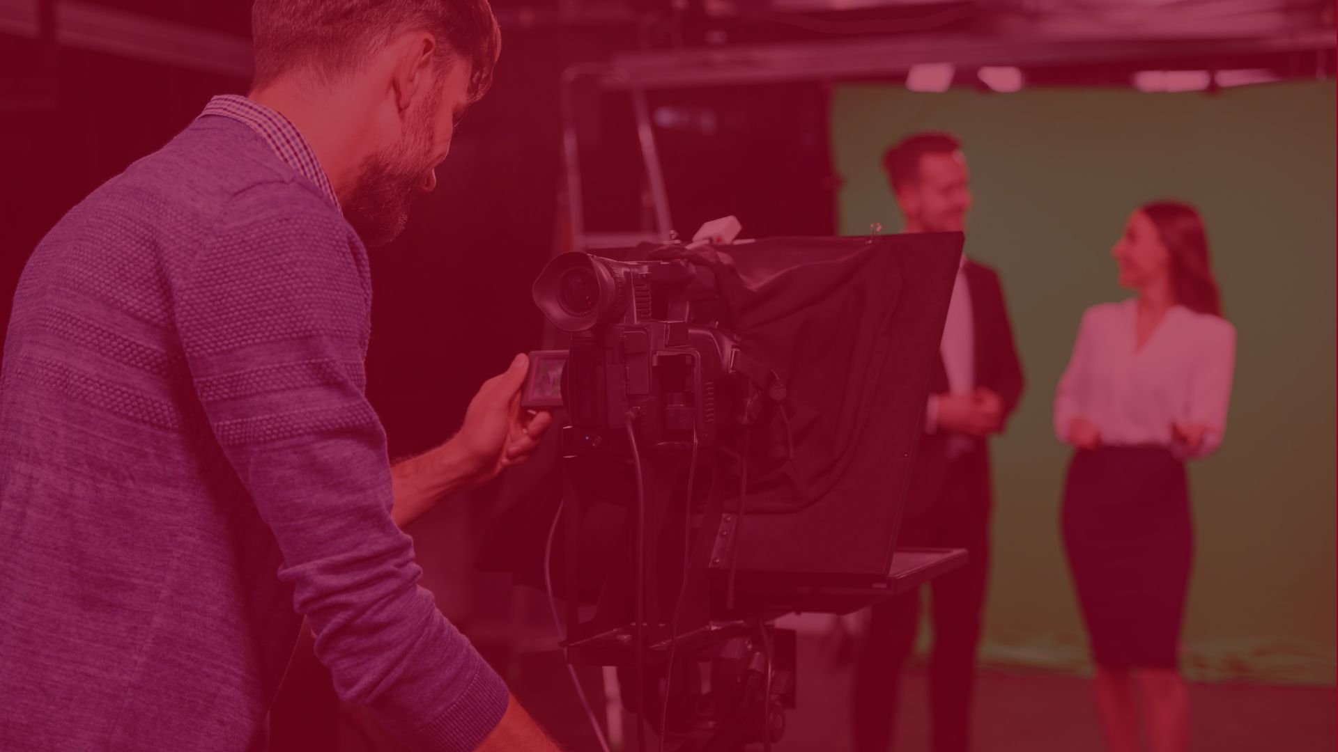 Prezenter telewizyjny - jak nim zostać, czym się zajmuje, ile zarabia prezenter telewizyjny