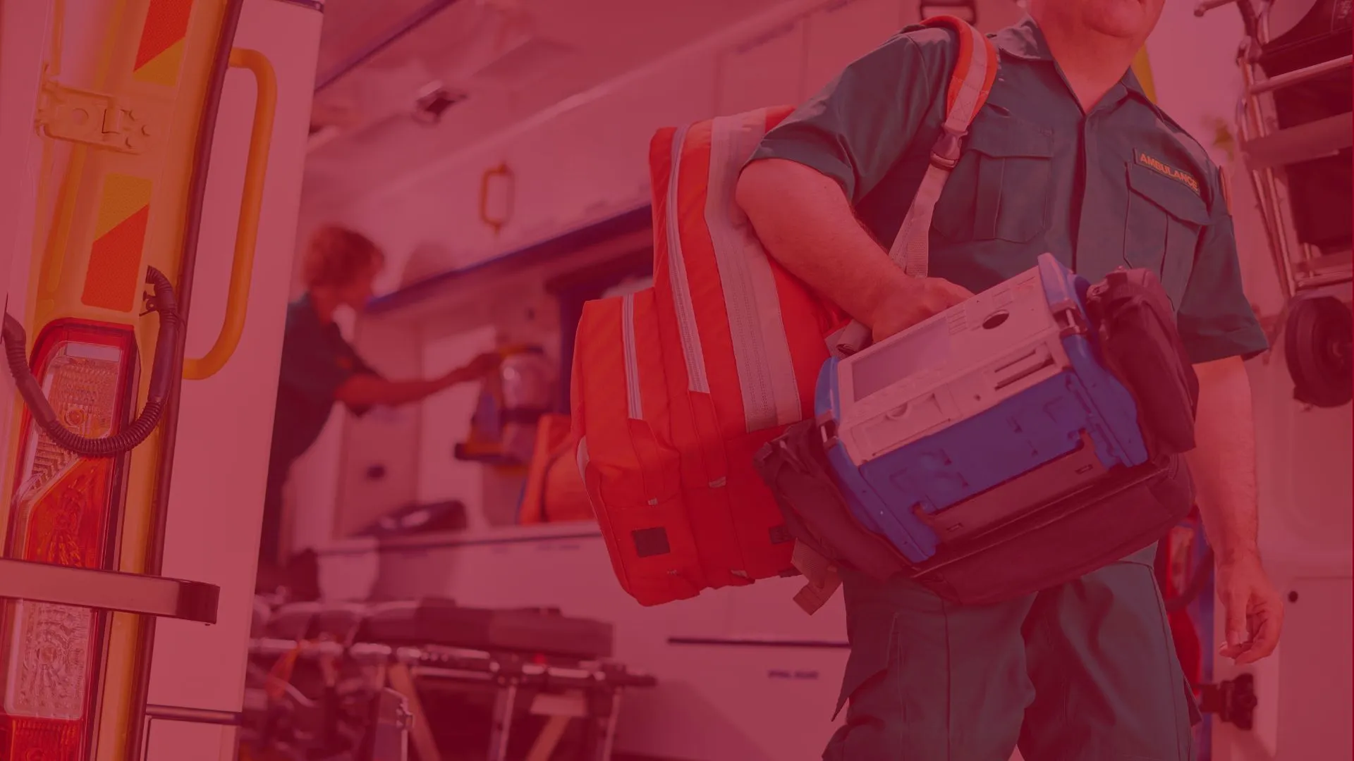 Ratownik medyczny - jak nim zostać, czym się zajmuje, ile zarabia ratownik medyczny